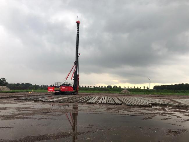 Broer B.V. slaat eerste paal voor uitbreiding aan de Kleiakker | Broer B.V.